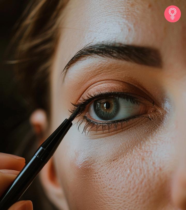 How To Apply Liquid Eyeliner Perfectly? Beginner’s Tutorial (With Pictures)