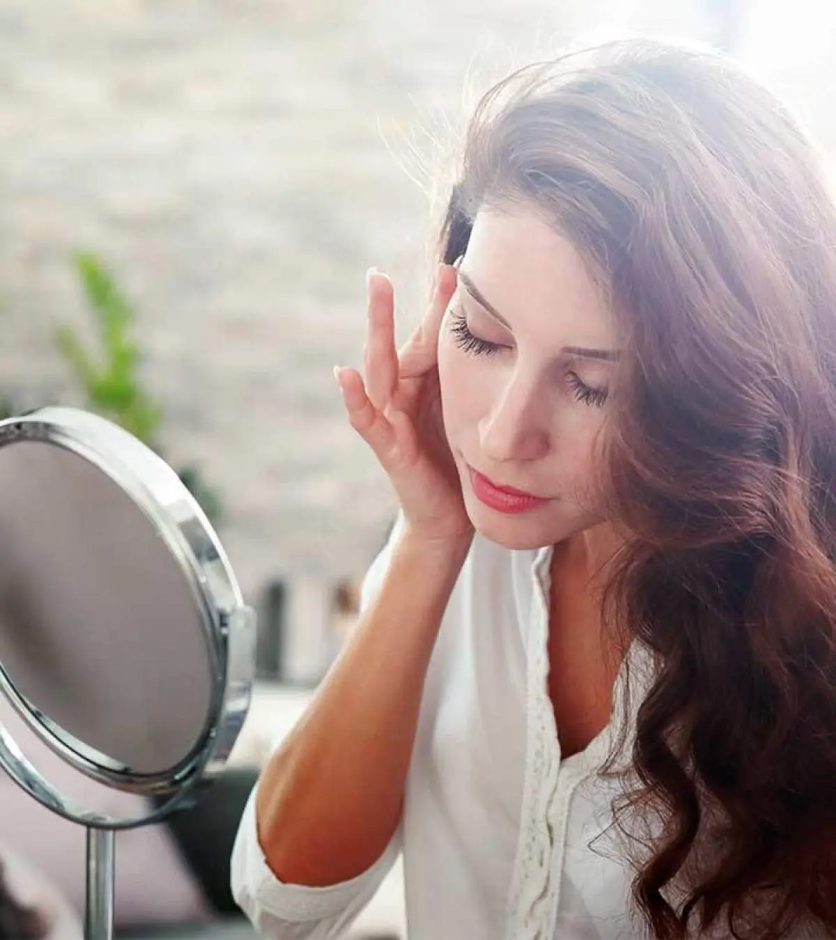 How To Determine Your Face Shape: 3 Easy Steps