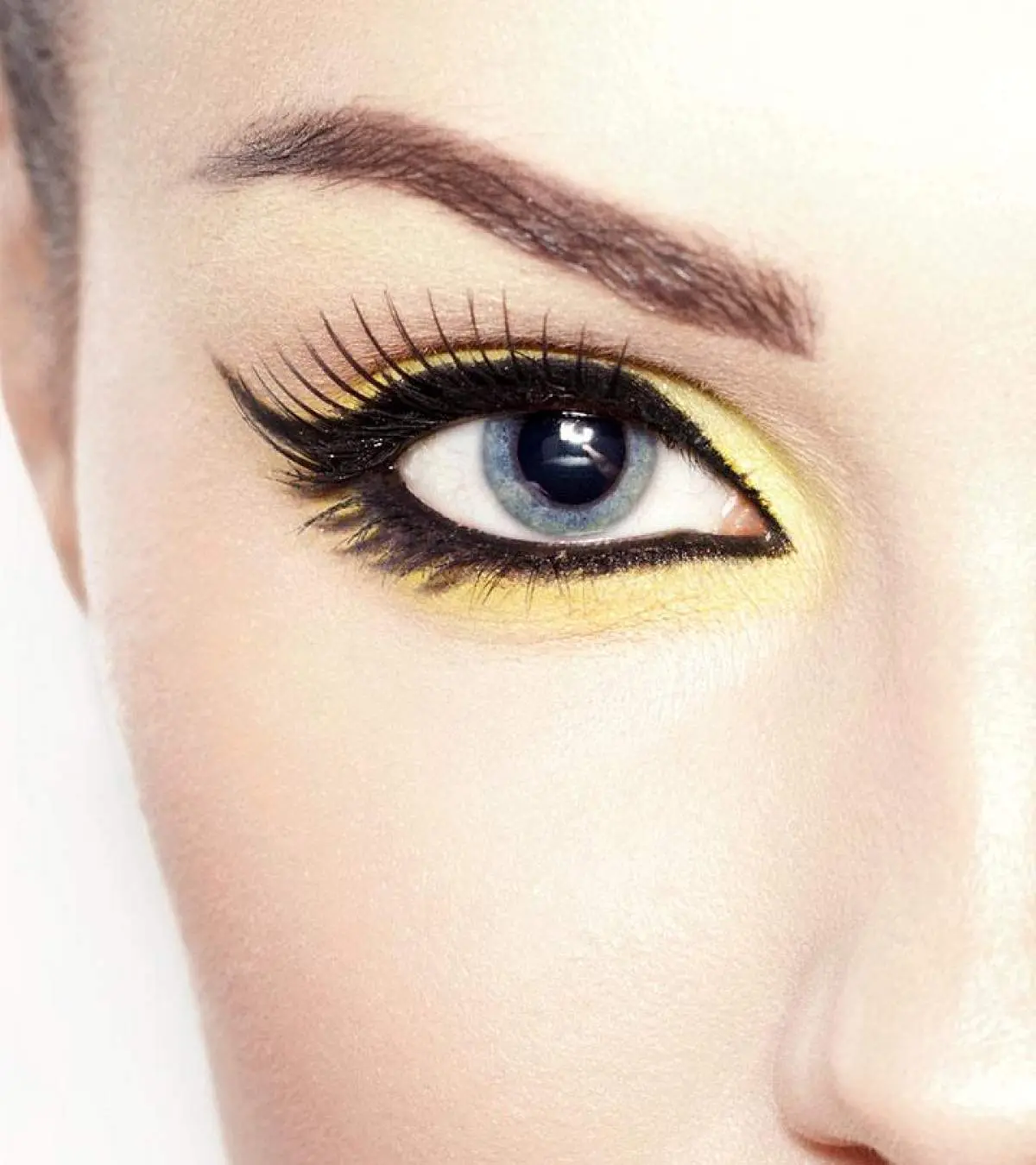 Eye Makeup Tips For Close-Set Eyes: 9 Easy Makeup Hacks