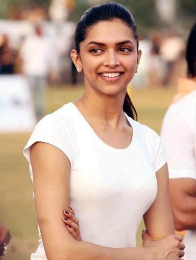 Deepika Padukone Wallpapers In Housefull
