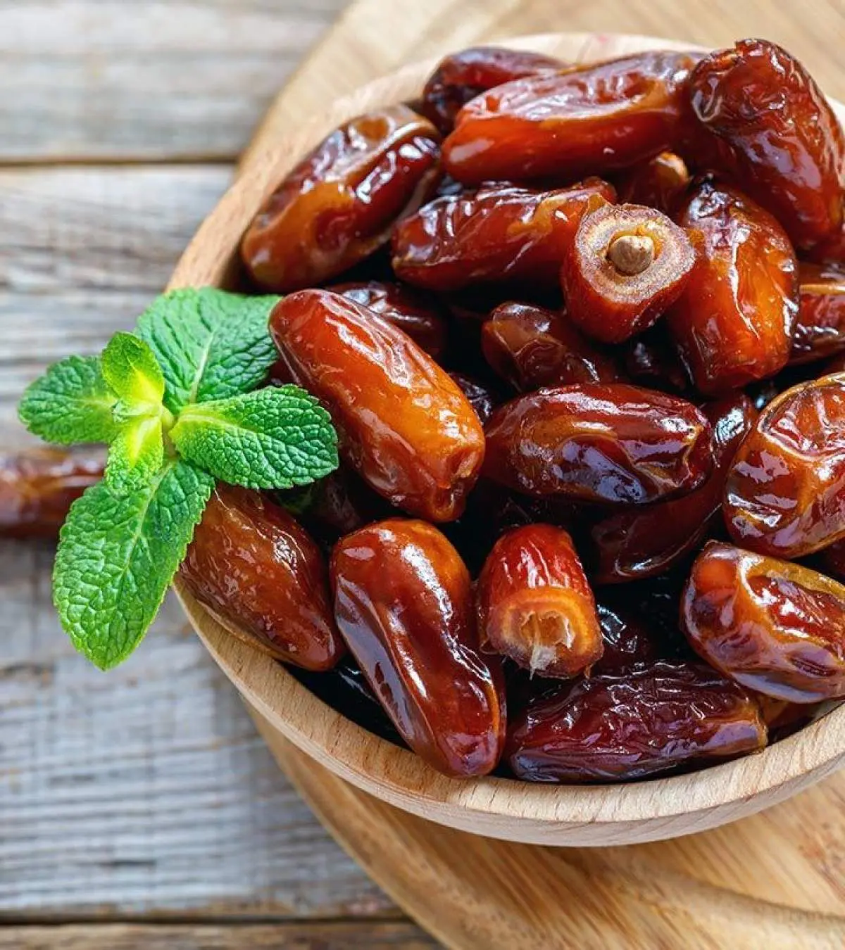 Dates For Diabetes: 5 Key Benefits And How To Use Them