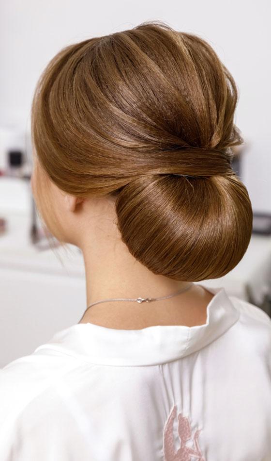 Top 22 Greek Hairstyles That You Can Try Right Now