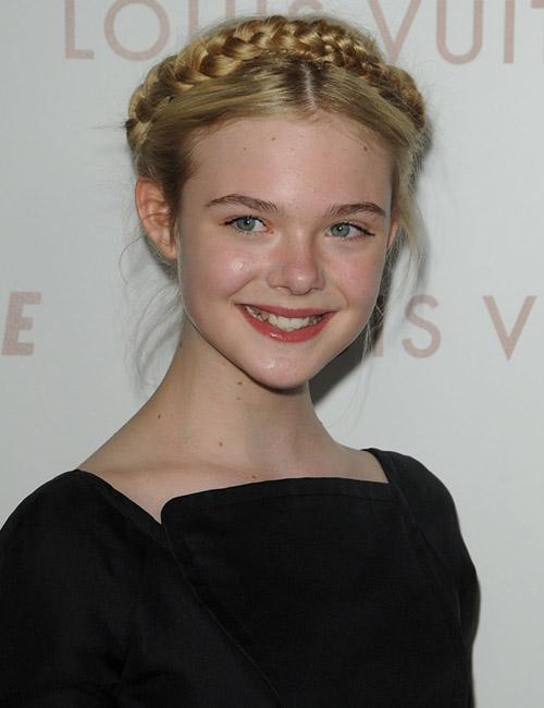 Top 22 Greek Hairstyles That You Can Try Right Now