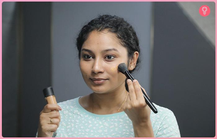 How To Apply/Re-apply Sunscreen While Wearing Makeup