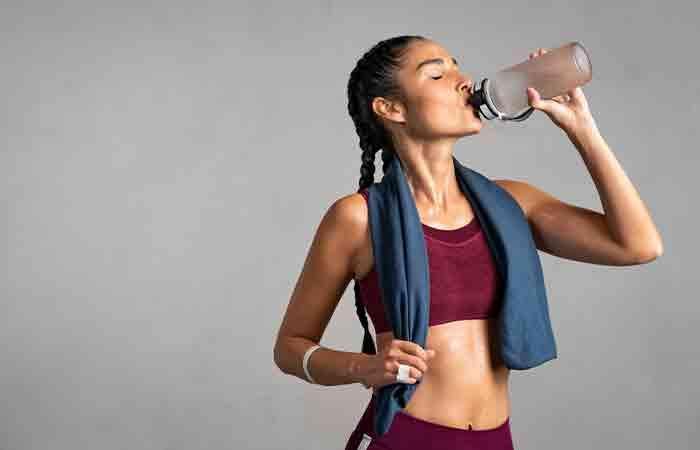 5 Health Benefits Of Drinking Cold Water & Risks