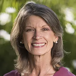 Julie Freeman, Medical Reviewer at StyleCraze