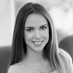 Dr. Lana Butner, Medical Reviewer at StyleCraze