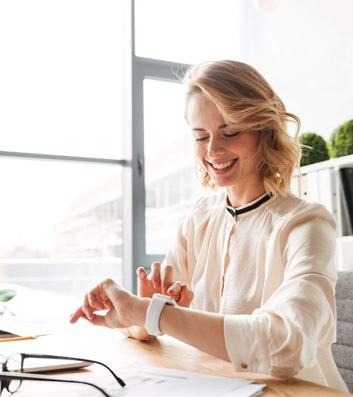 13 Best Digital Watches For Women (2025), According To A Fashion Stylist