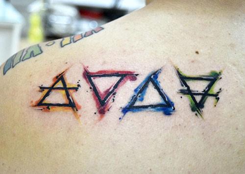 42 Triangle Tattoos For Women That Are Super Inspiring