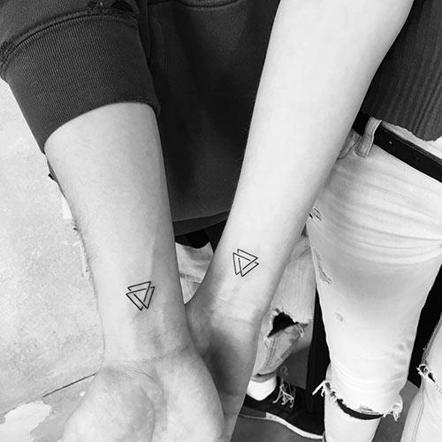 42 Triangle Tattoos For Women That Are Super Inspiring