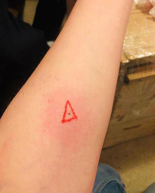 42 Triangle Tattoos For Women That Are Super Inspiring