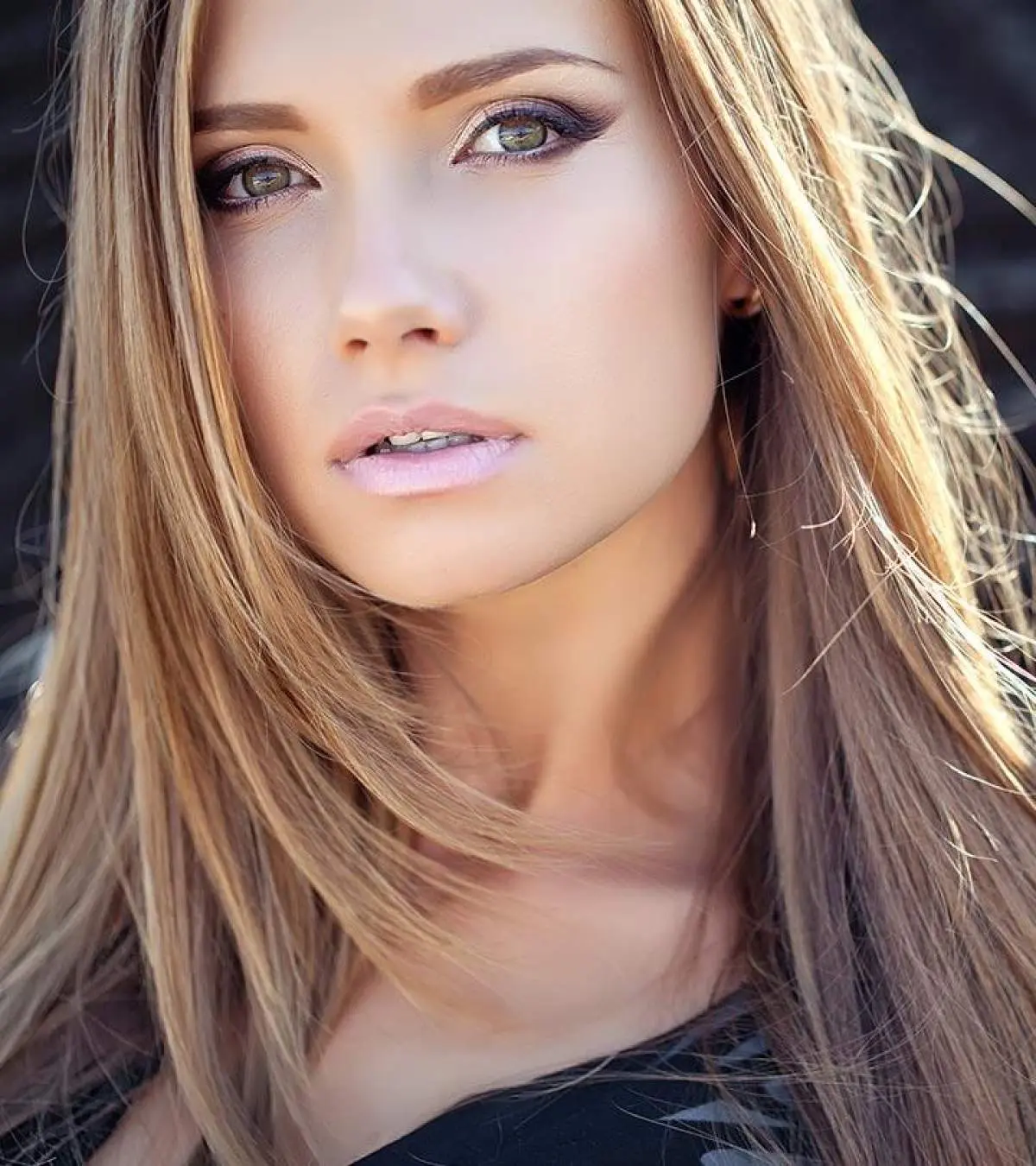 11 Best Eyeshadows For Hazel Eyes, As Per An Expert (2025)