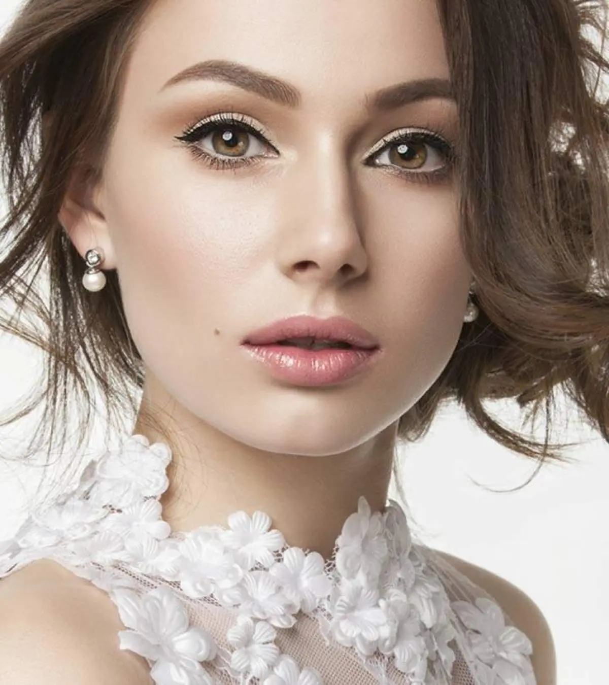 The 12 Best White Eyeshadows You Need In 2025, Makeup-Artist Recommended