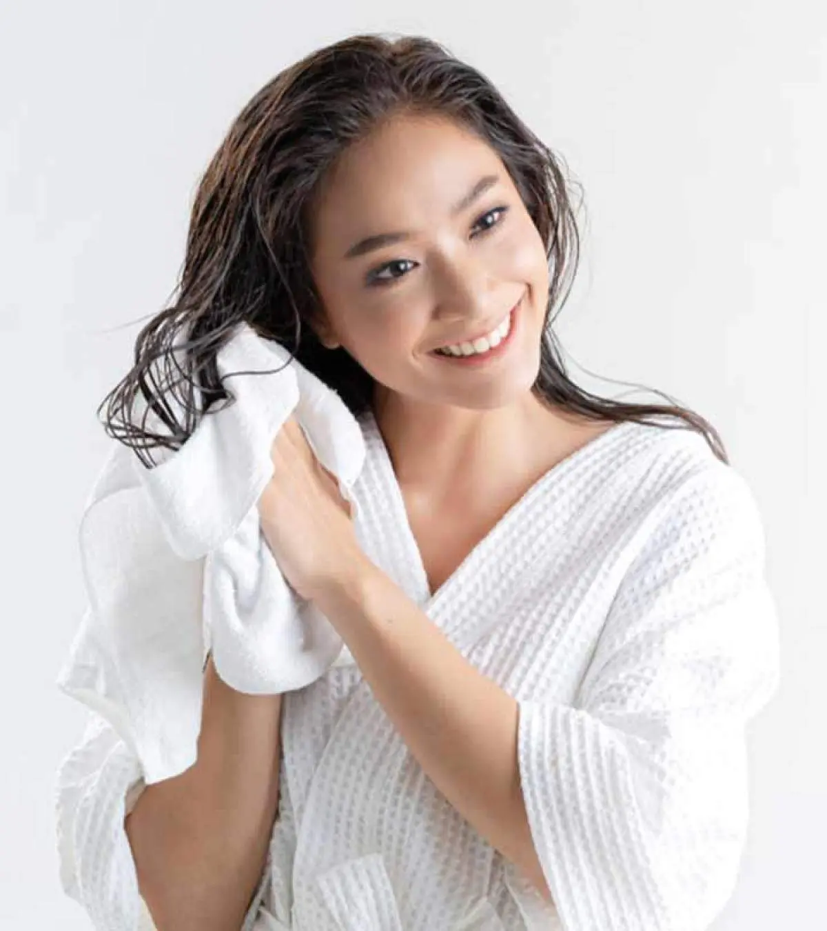 How To Dry Your Hair Fast: 9 Expert Tips