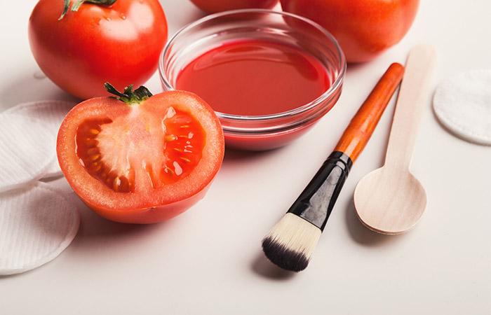 13 Homemade Tomato Face Masks For All Skin Types