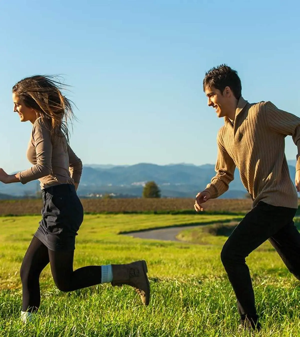 14 Tips On How To Make Him Chase You Like Never Before