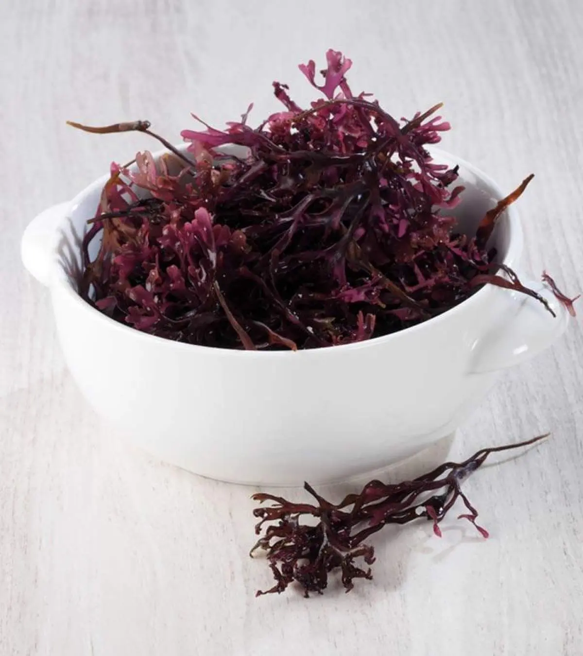 Sea Moss Benefits For Skin: 5 Powerful Effects & How To Use