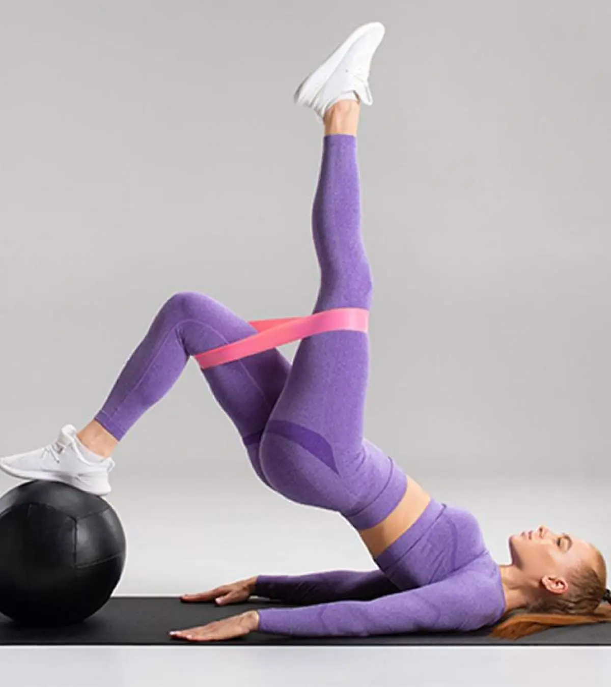 11 Best Hamstring Strengthening Exercises To Reduce Leg Pain