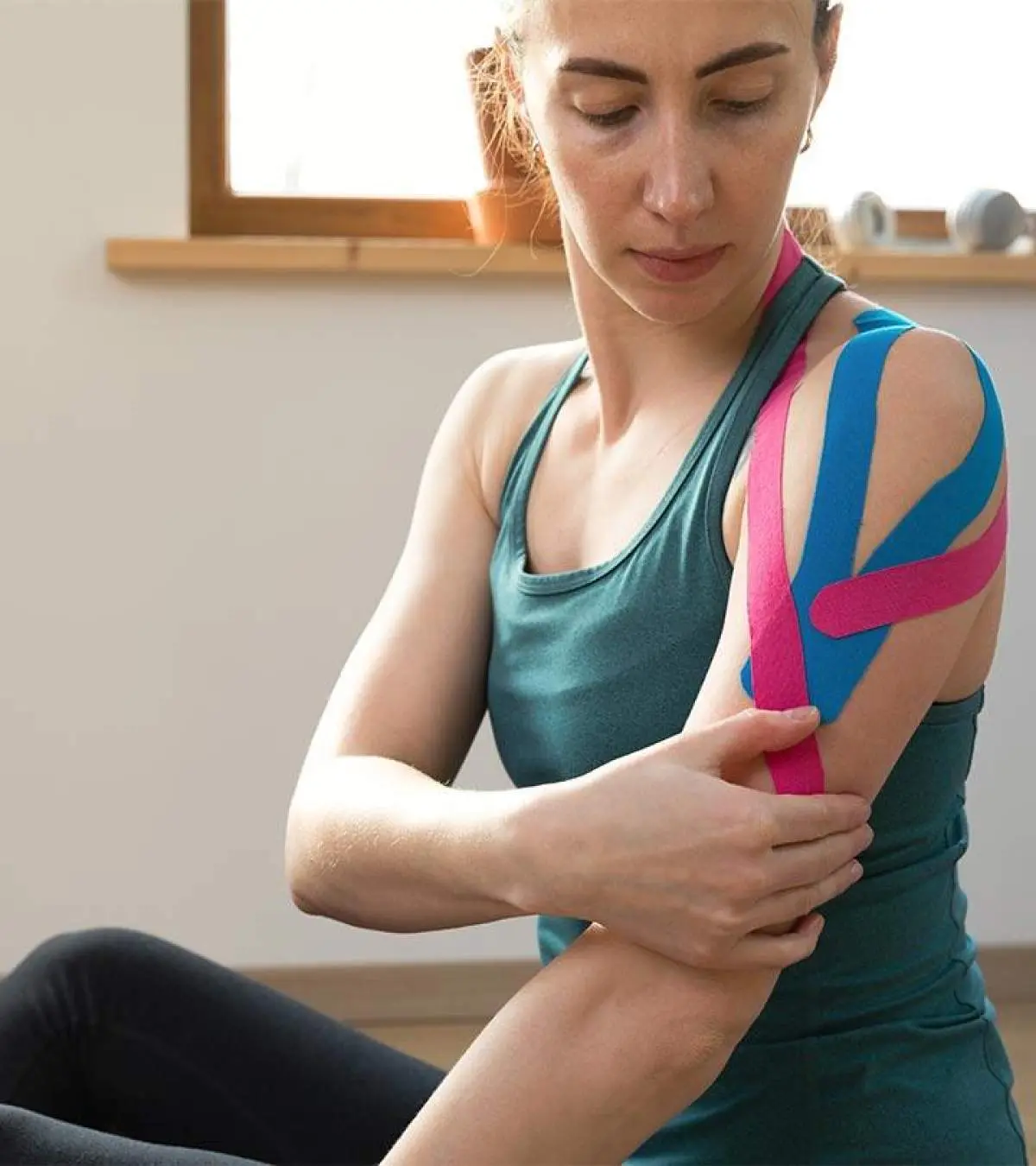 14 Exercises And Stretches For Frozen Shoulder: Rehab Guide