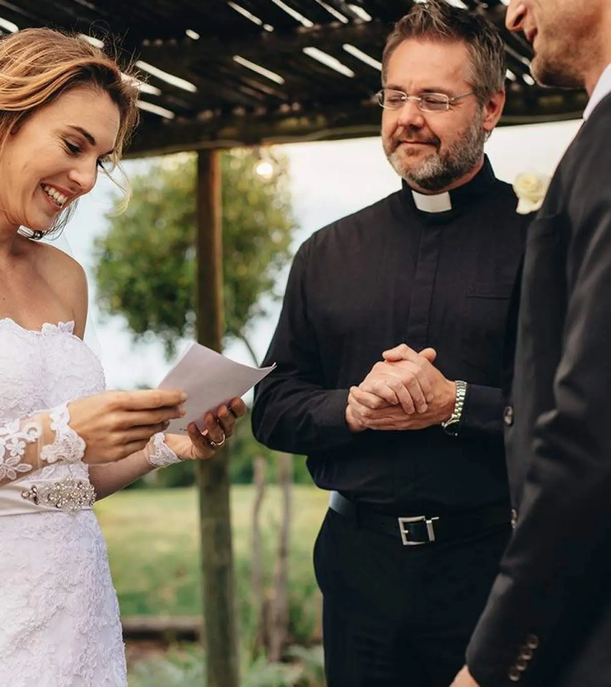 Wedding Vows For Him: 6 Expert Tips & Examples