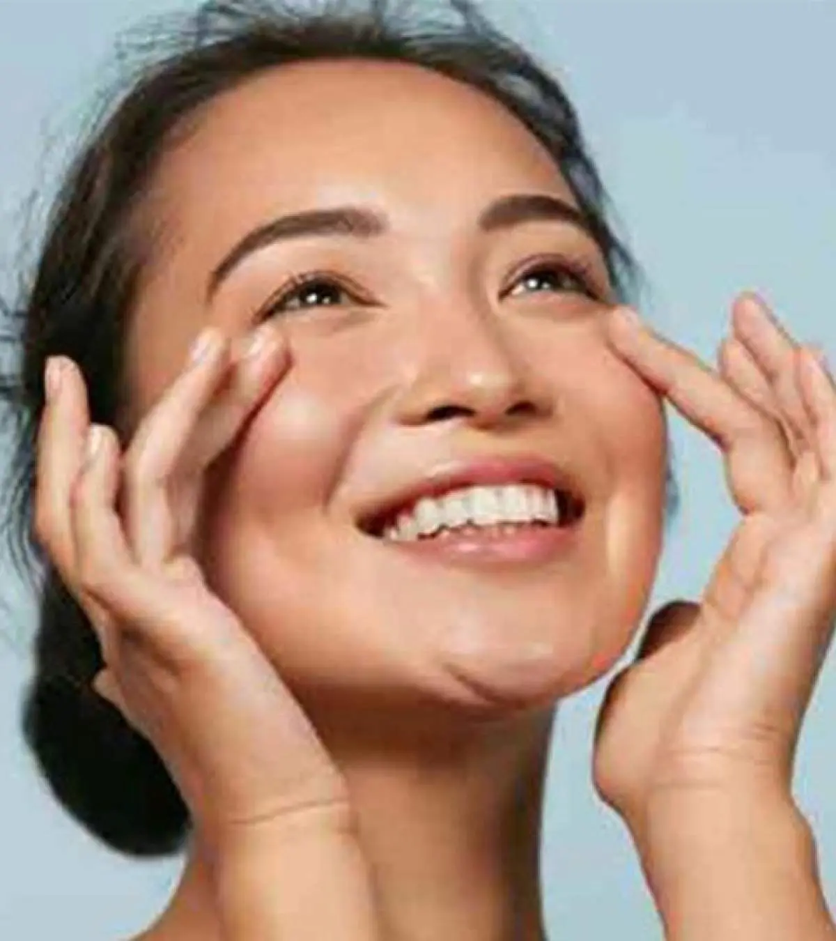 Lymphatic Drainage Facial: Key Benefits & Step-By-Step Guide
