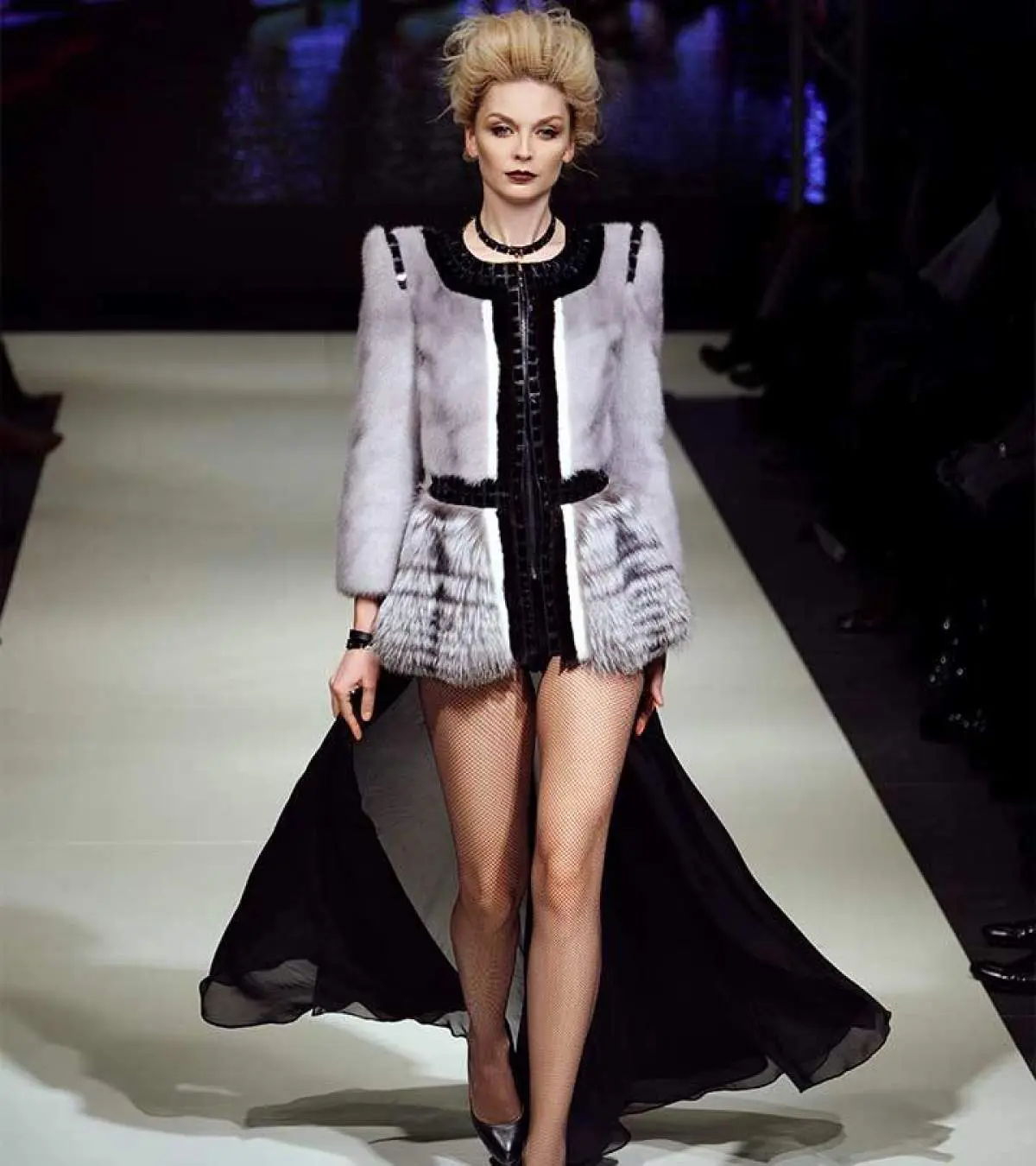 How To Become A Model: 10 Essential Tips For Aspiring Models