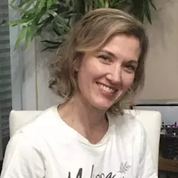 Melissa Neubeck, StyleCraze Expert Panel Member