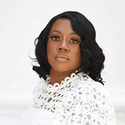 Vanessa Thomas, StyleCraze Expert Panel Member