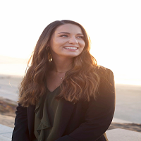 Nathalie Maggio, StyleCraze Expert Panel Member