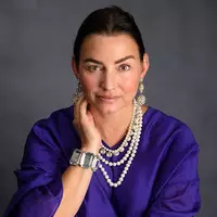 Pilar DeMann, StyleCraze Expert Panel Member