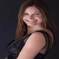 Elizabeth Hickman, StyleCraze Expert Panel Member