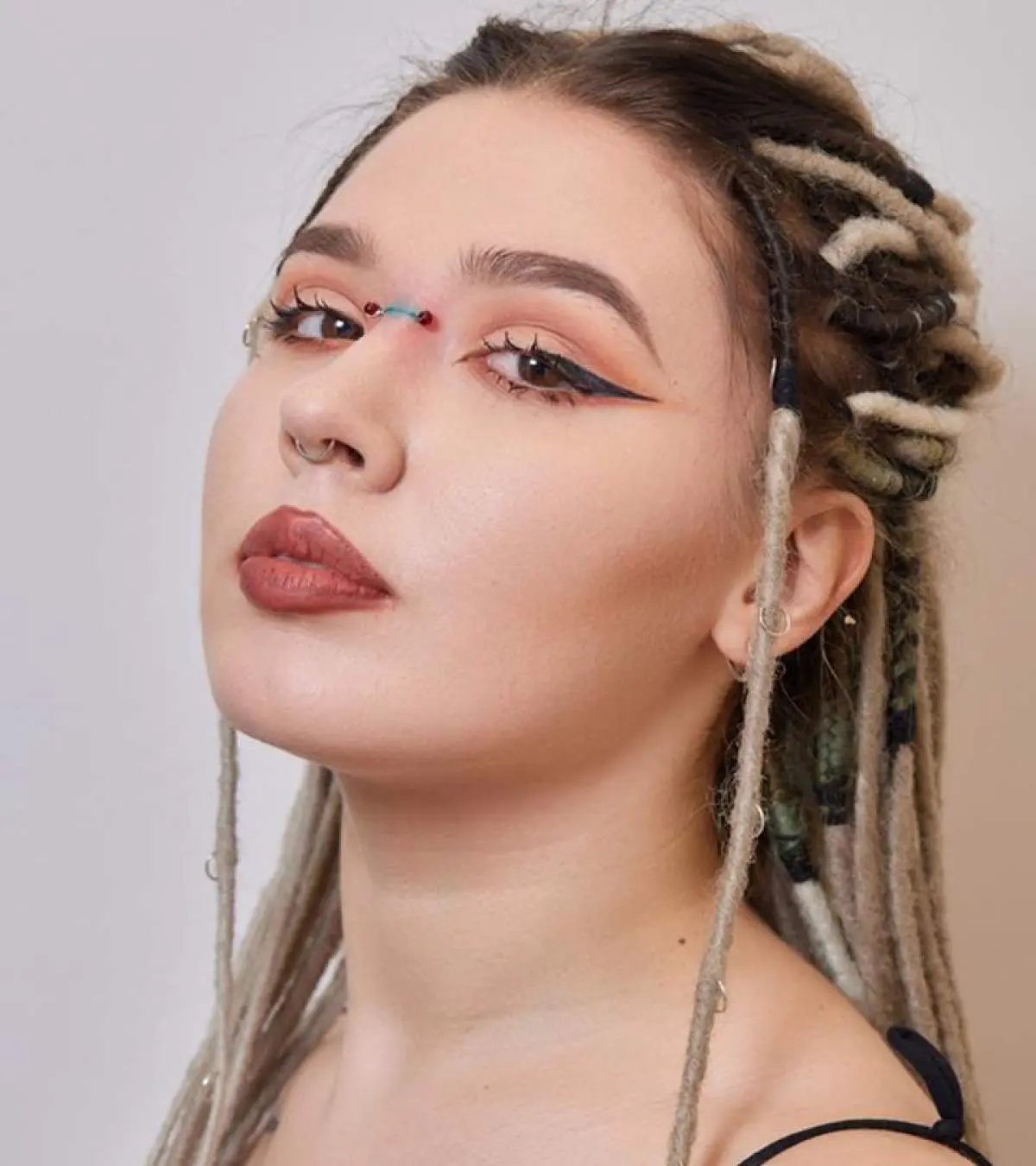 Bridge Piercing: Pain, Cost, Side Effects And After Care