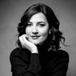 Roberta Torresan, StyleCraze Expert Panel Member