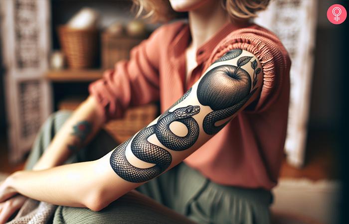 8 Stunning Apple Tattoo Designs To Tempt Your Taste