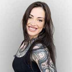 Izzy Cullhaj, StyleCraze Expert Panel Member